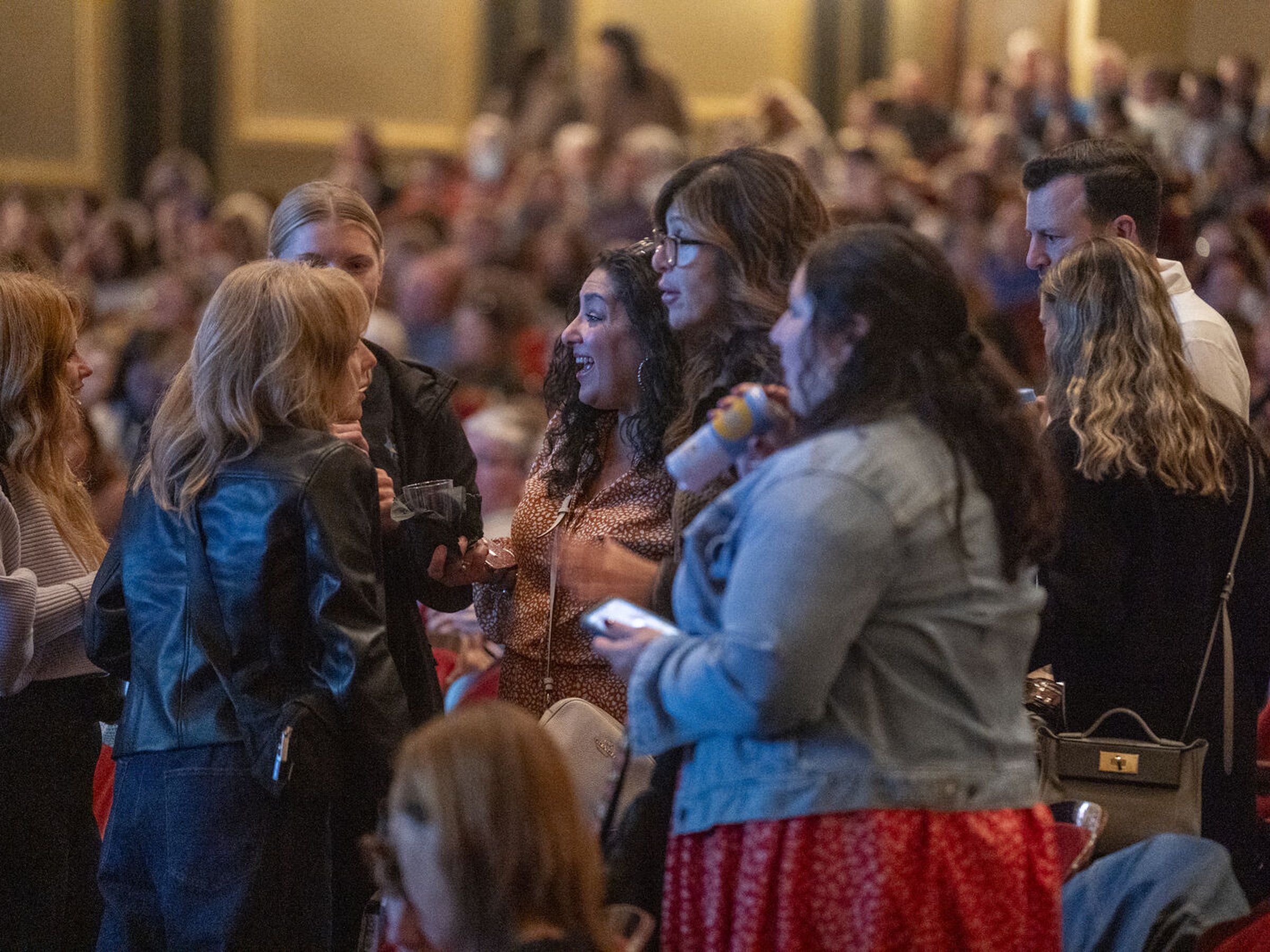 Fr. Mike Schmitz captivates Detroit Opera House in breaking down the ...