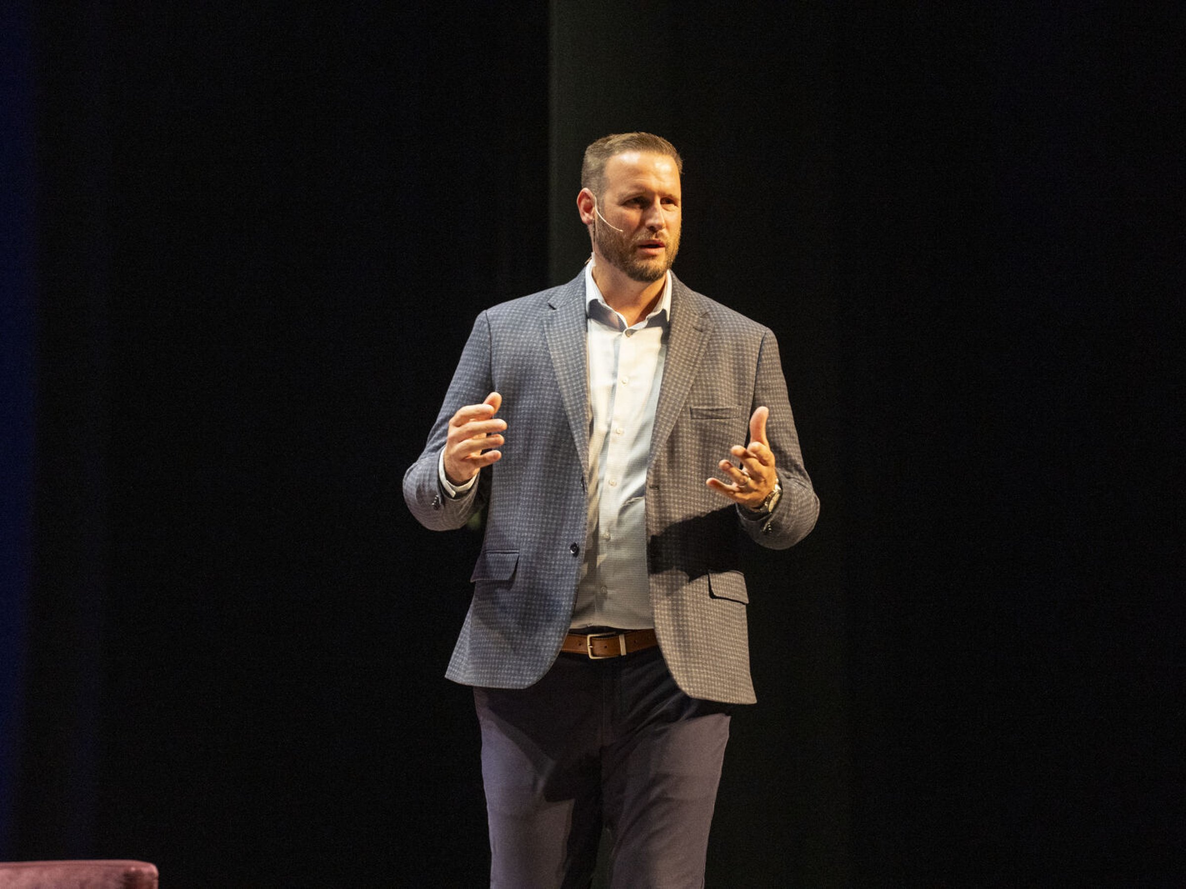 Fr. Mike Schmitz captivates Detroit Opera House in breaking down the ...
