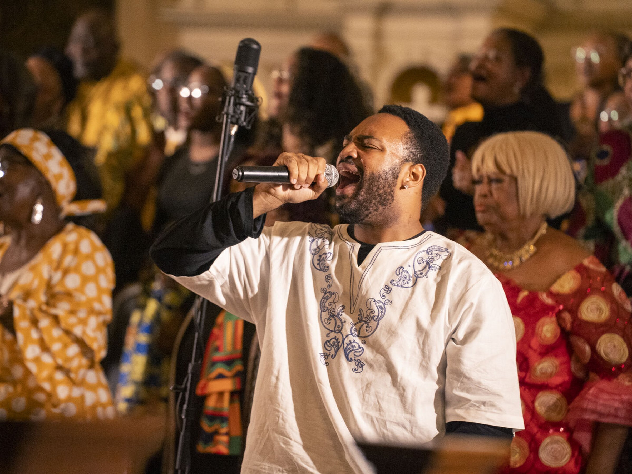 Black Catholic Gospel Choir sings the Lord is 'worthy to be praised' in ...
