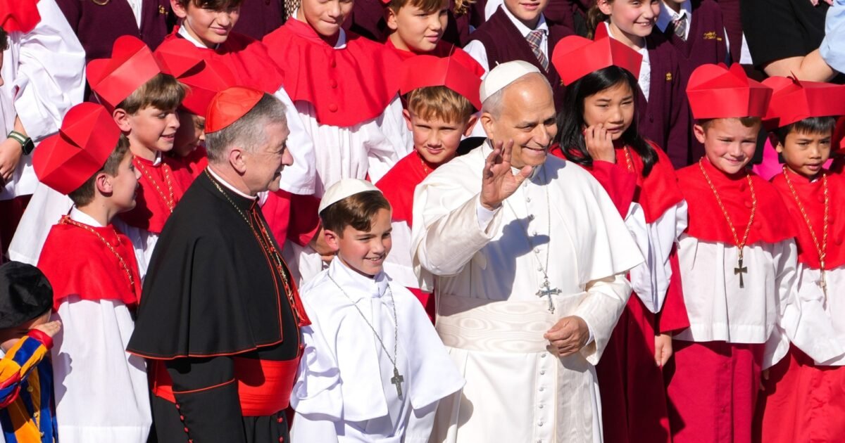 Jesus wants to be close, rekindle hope, on life's journey, pope says ...