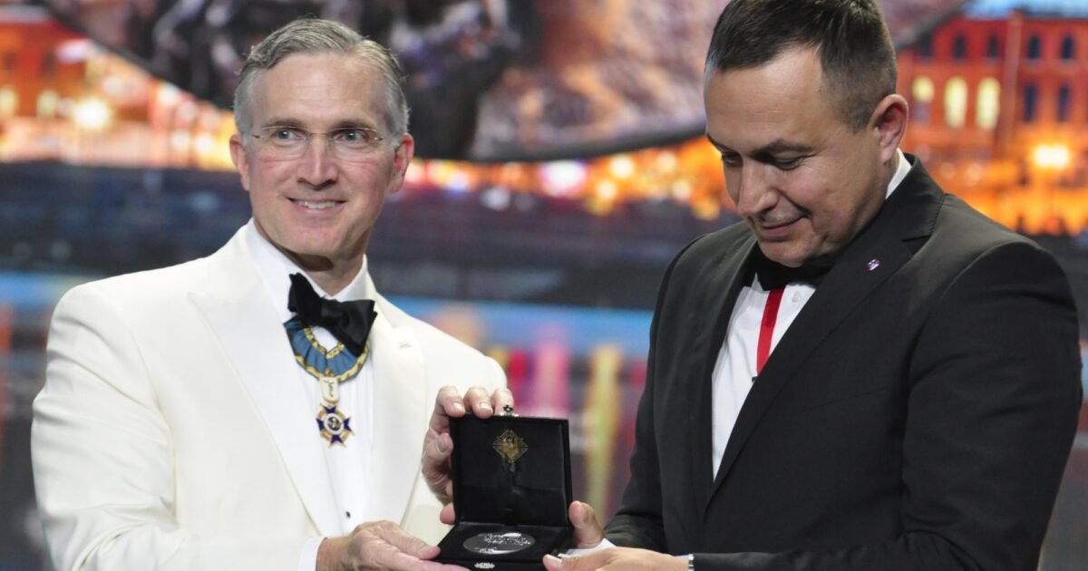 Fraternal order honors Ukrainian Knight for leading war relief efforts ...