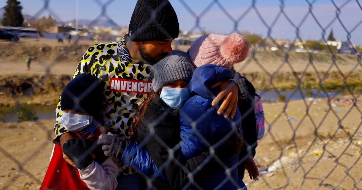 Pandemic-era border policy allowed to stay in place for now - Detroit ...