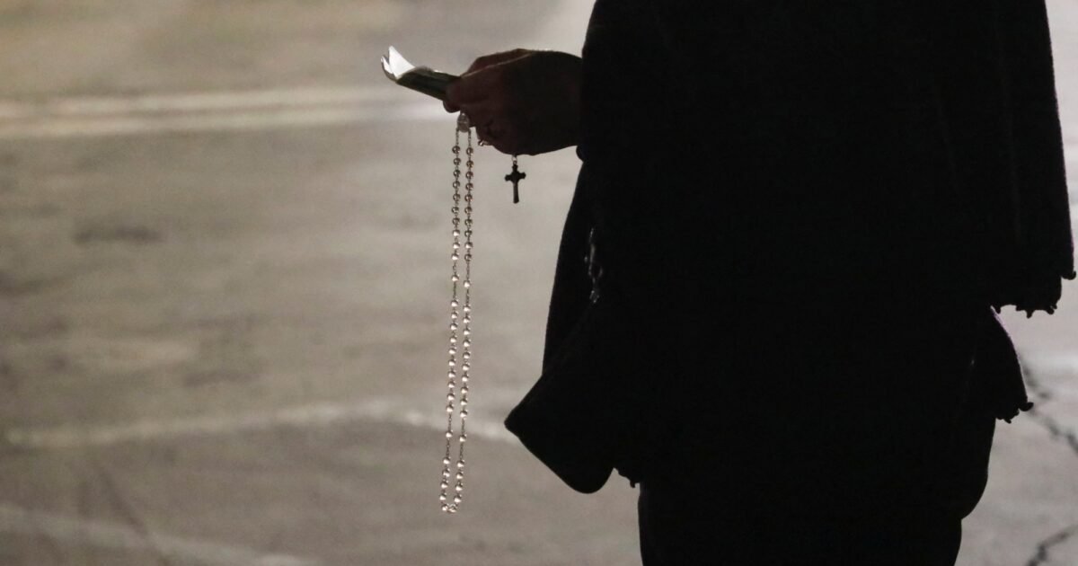 After California shooting, pope says world is 'obsessed' with guns ...