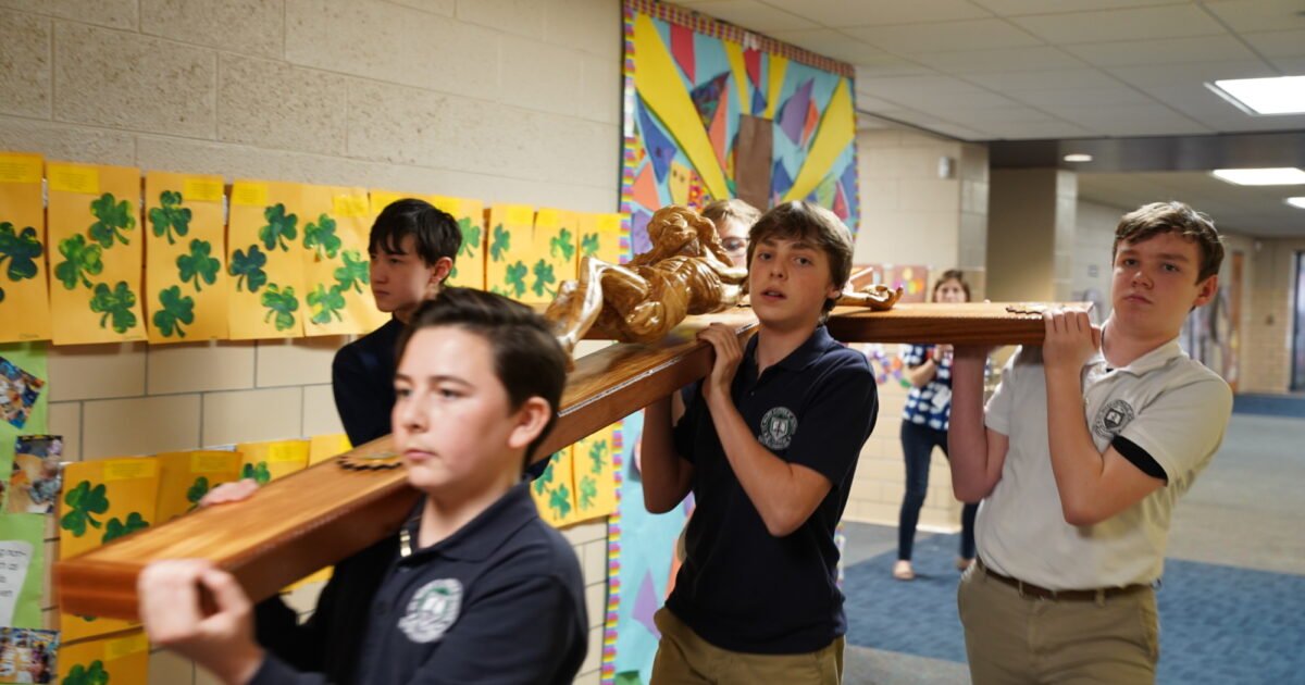 Mount Clemens school begins new Spy Wednesday tradition with crucifix ...