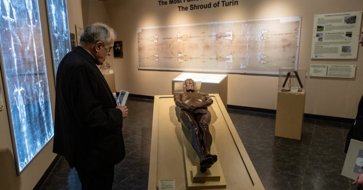 Texas museum has only permanent display of Shroud of Turin in U.S ...