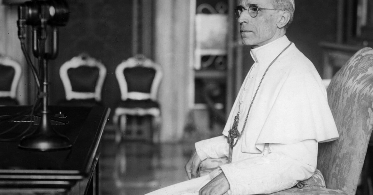 Pious protector: After 80 years, a pope is remembered for saving Rome ...