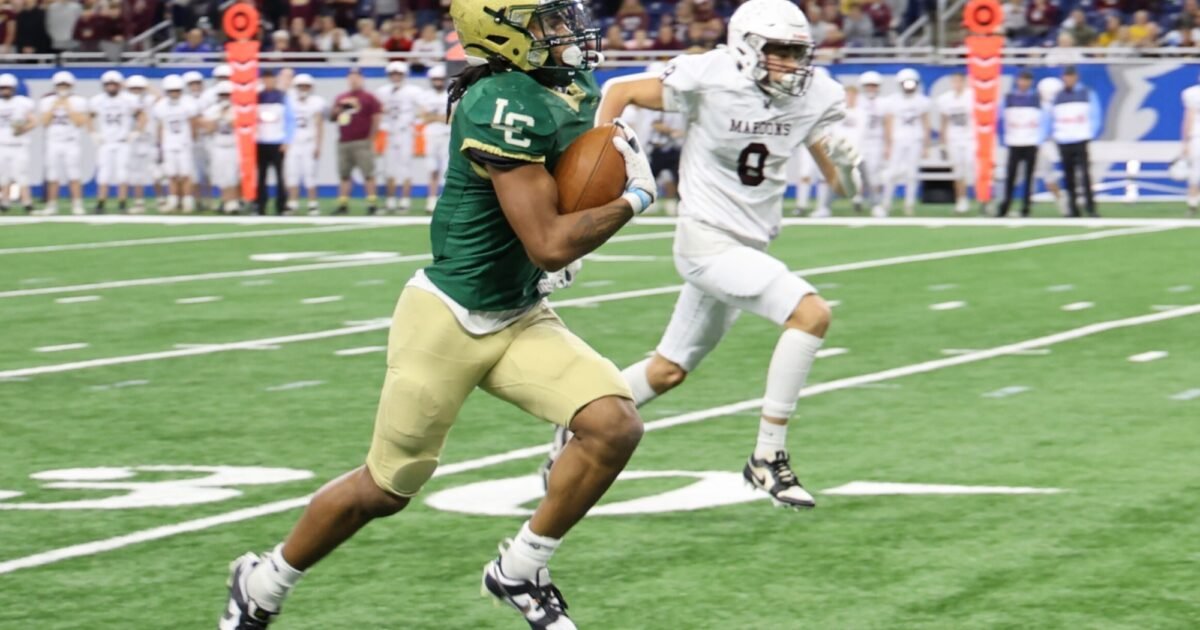 Lumen Christi rises, De La Salle falls in football state championships ...