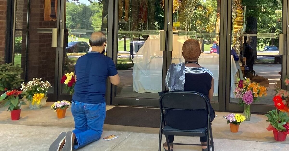 Perpetual adoration is the 'fuel that runs this parish' - Detroit Catholic
