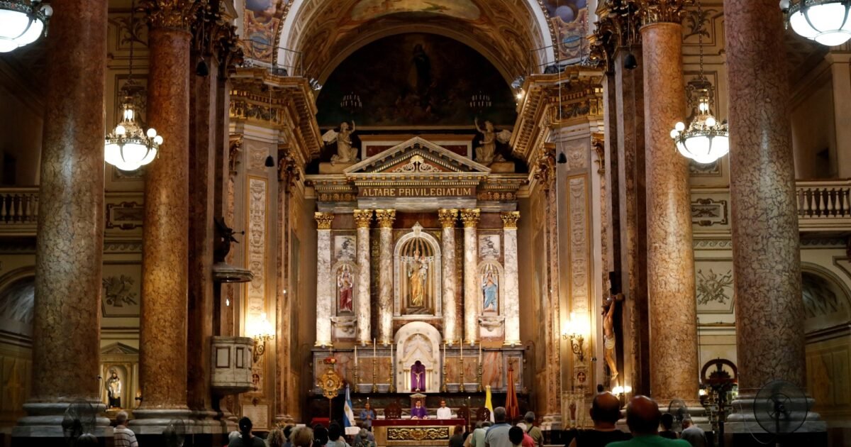 Buenos Aires no longer Argentina's primatial see as pope switches see ...