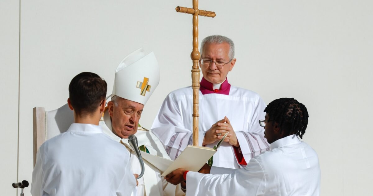 Expose evil, denounce abuse, no more coverups, pope says- Detroit Catholic