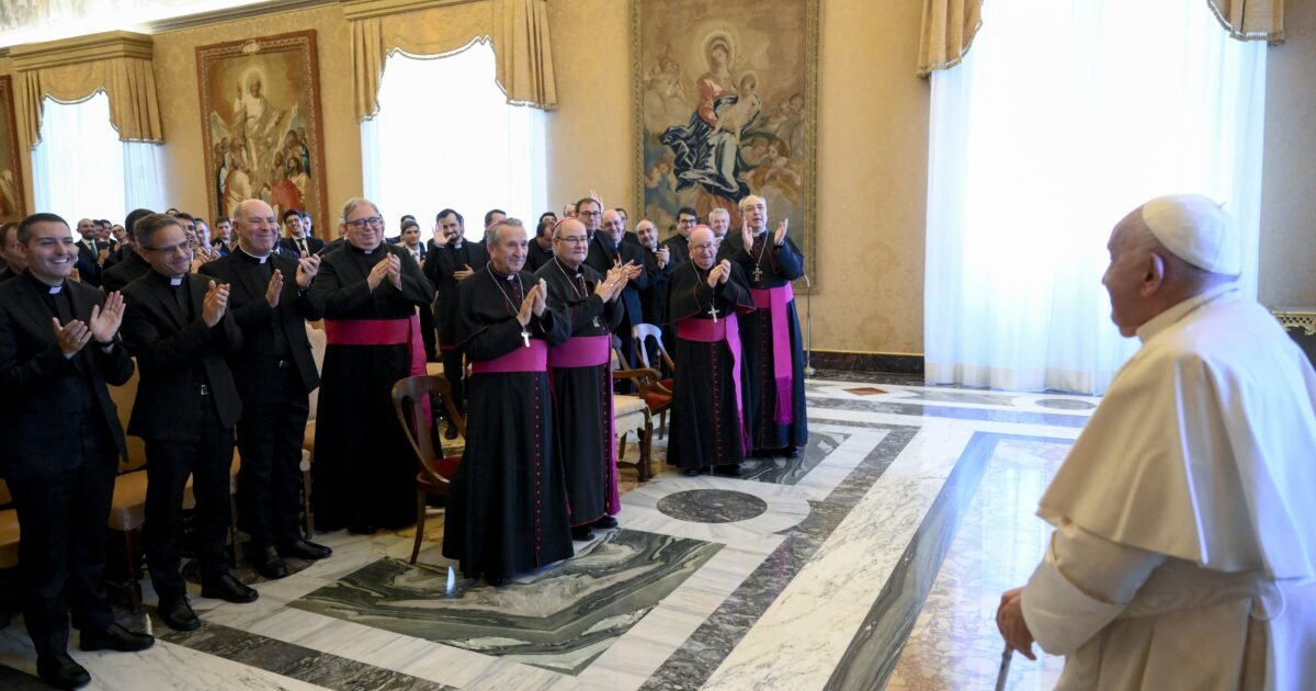 Receive Jesus, adore him, carry him to the world, pope tells ...