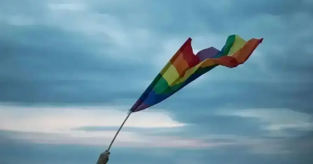 Semanario católico causa polémica por textos “ambiguos” sobre ideología ...