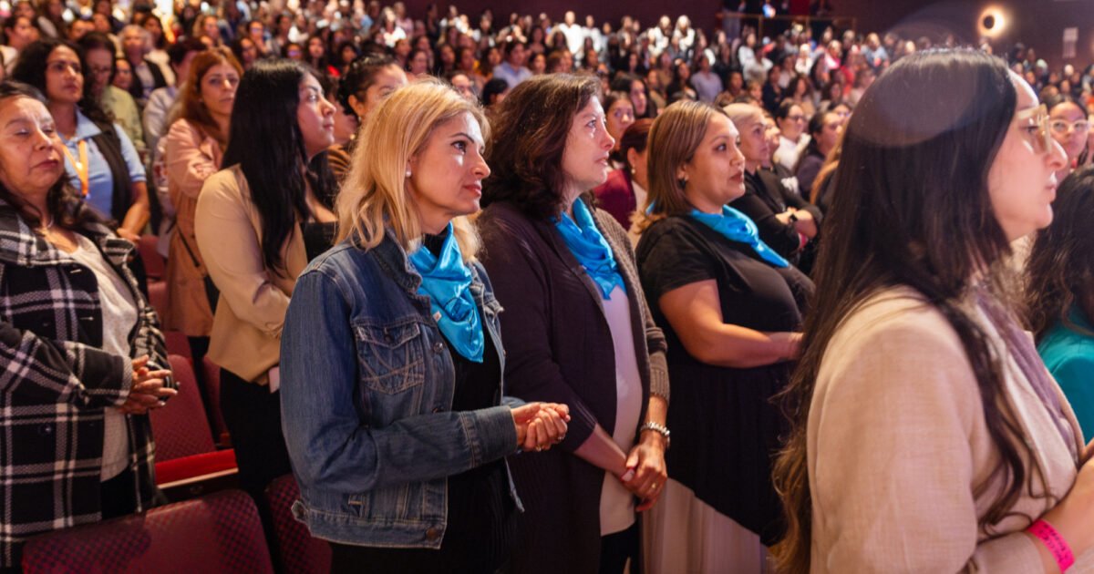 La 15ª Conferencia de Mujeres Hispanas abrió con una poderosa charla y ...