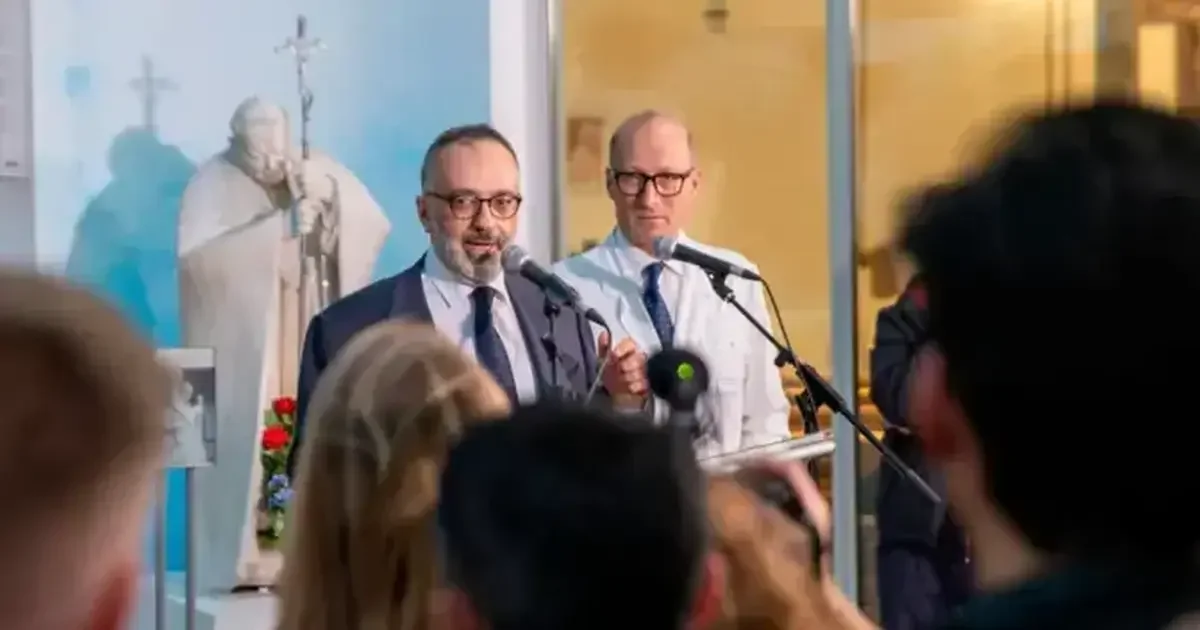 “El Papa Francisco no está fuera de peligro”, aseguran sus médicos del Gemelli- Detroit Catholic ...